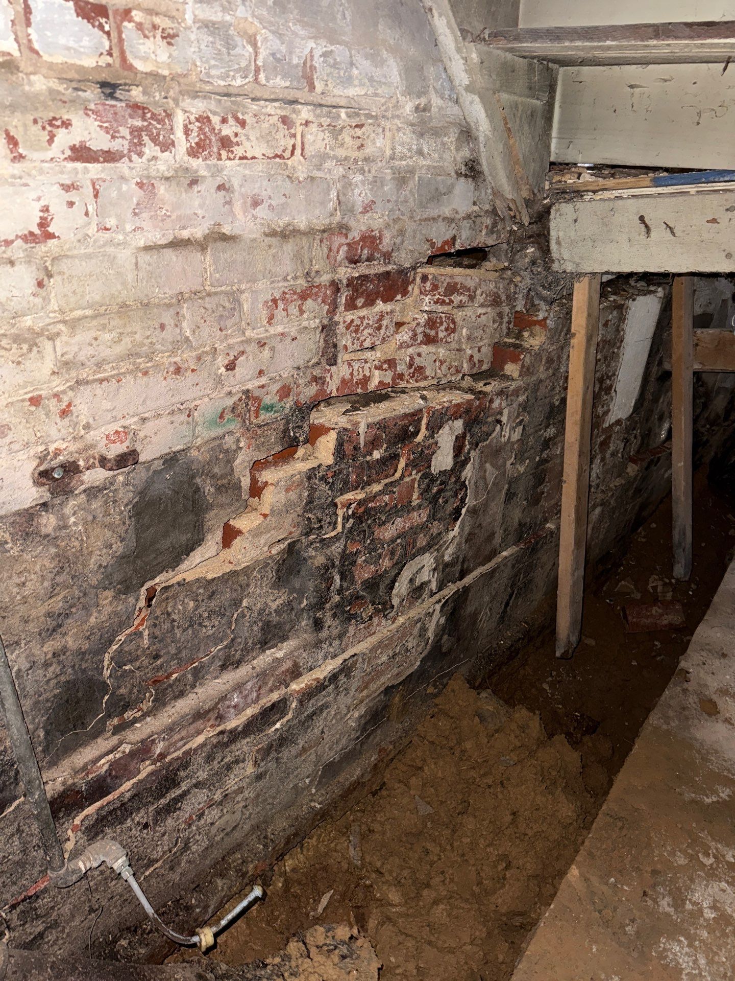 Leaning Walls - DMV Foundation Solutions